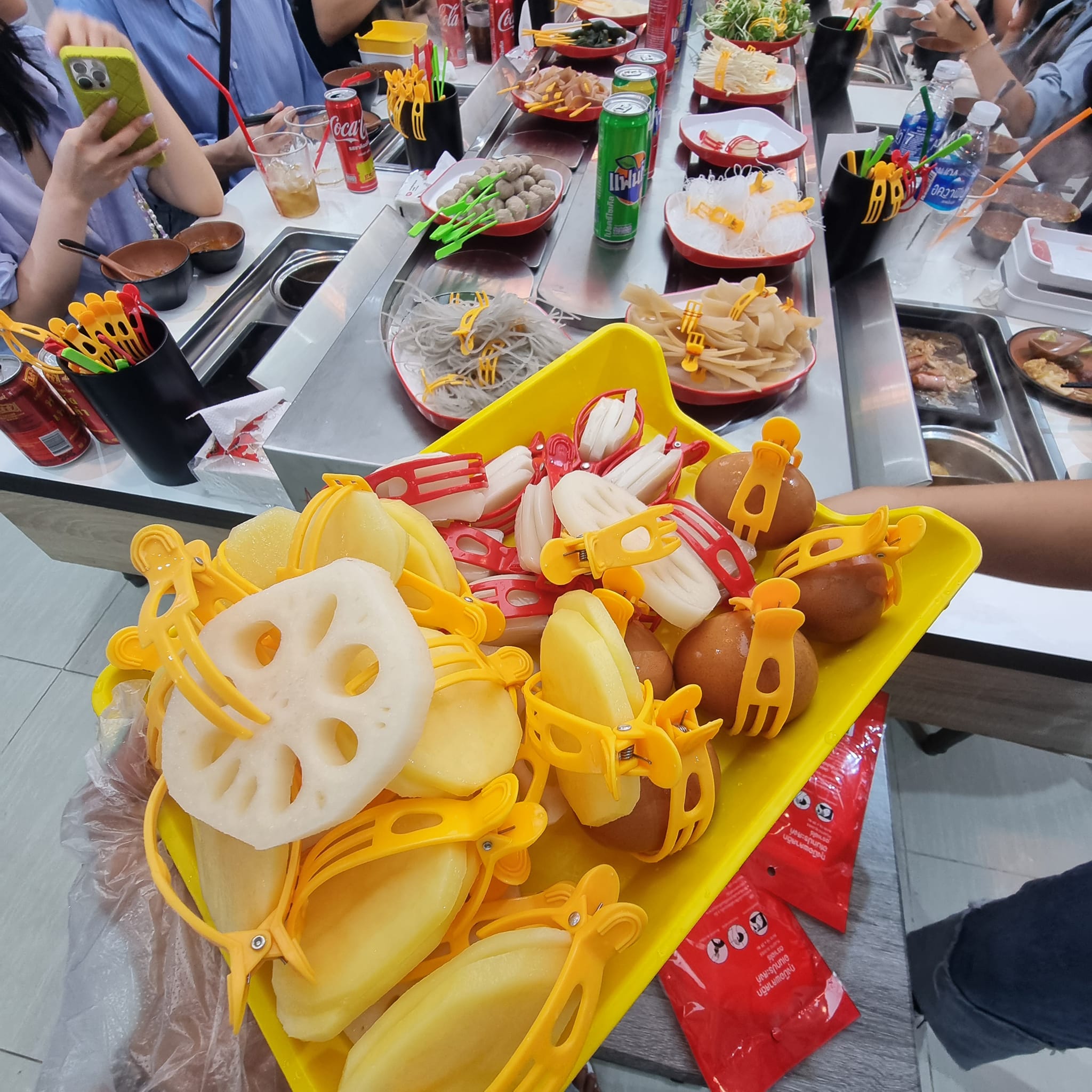 5 ร้านอาหารยอดฮิตย่านบรรทัดทอง ของคาว ของหวาน จัดเต็ม!